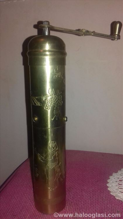 Prodajem starinski mlin za kafu | Halo Oglasi