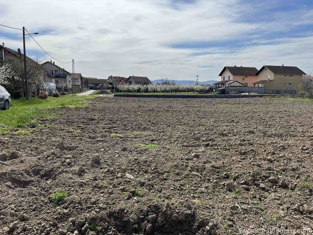 Futog, Izlaz iz Futoga (železnicka stanica), Zemlj | Halo Oglasi