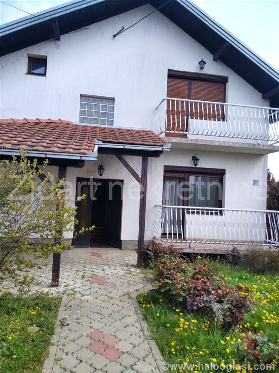 Batajnica, Busije, lepa kuća, 140m2, 6ari | Halo Oglasi