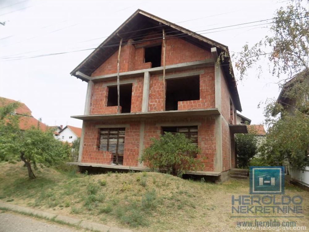 Kuća stavljena pod krov | Halo Oglasi