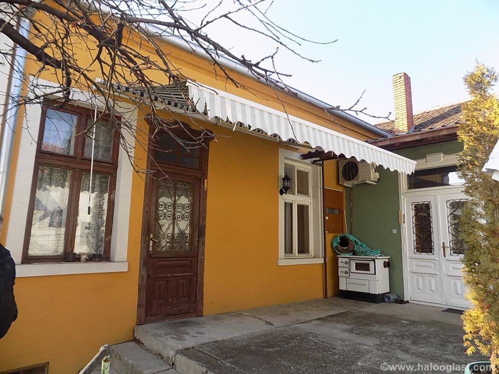 Kuca u centru u blizini bolnice | Halo Oglasi