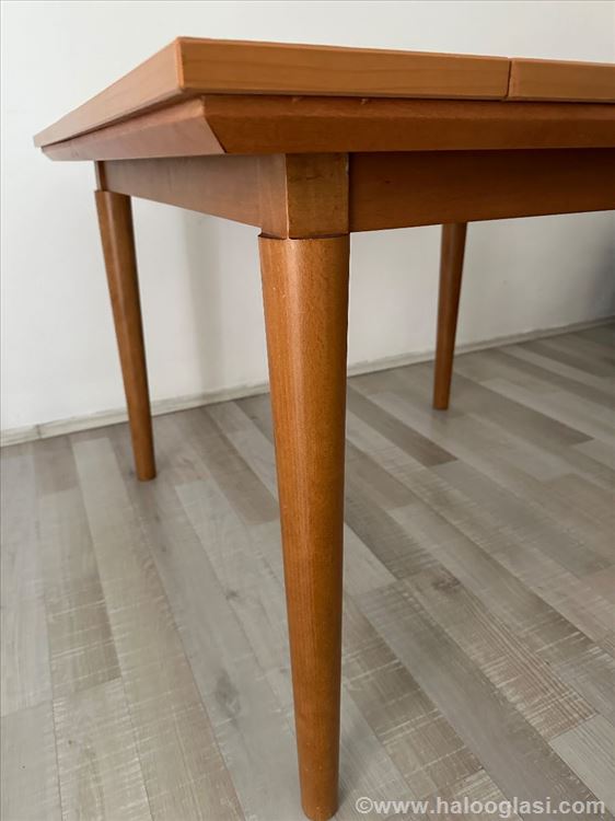 Prodajem Simpo trpezarijski sto | Halo Oglasi