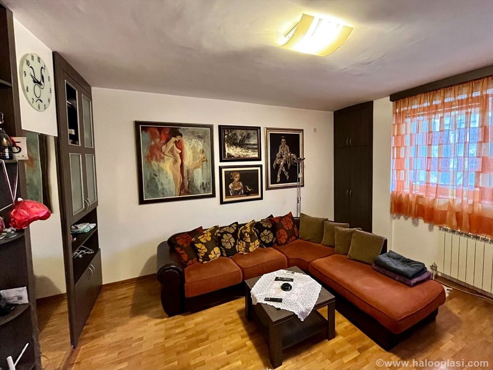 Filmski grad, namešten jednoiposoban stan, 38m2 | Halo Oglasi