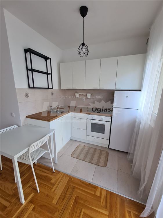 Stan Krnjaca Metro | Halo Oglasi