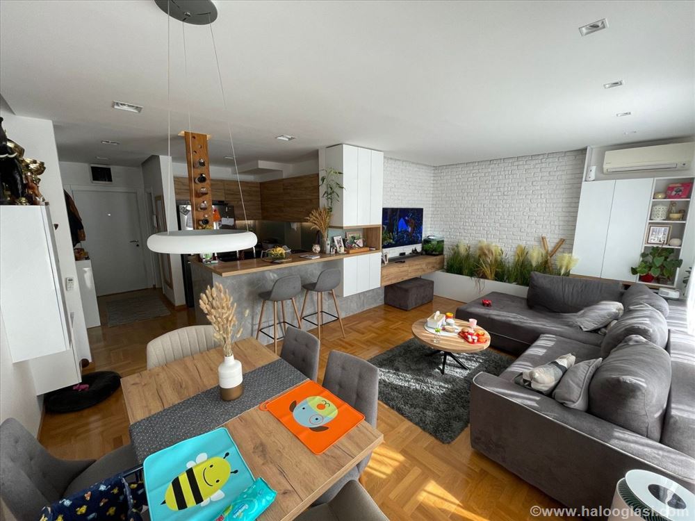 Blok 63, Novi Beograd, 78 m2 + garažno mesto | Halo Oglasi