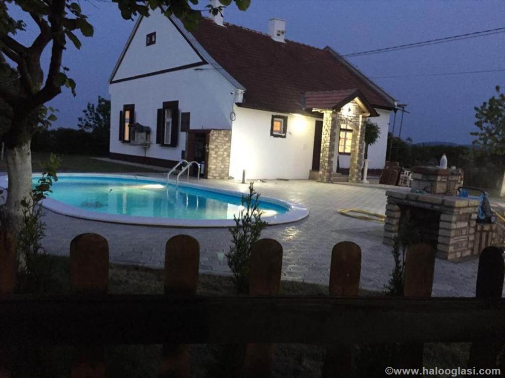 Lux kuca sa bazenom | Halo Oglasi