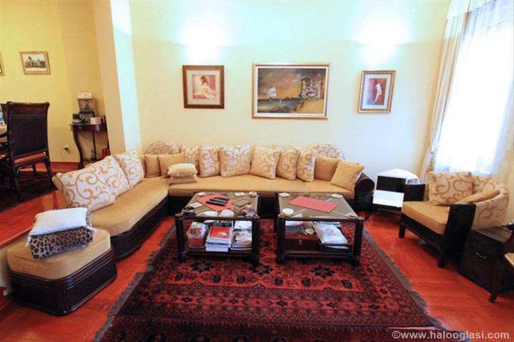 Lepa kuća na Dedinju, garaža, ID 4030 | Halo Oglasi