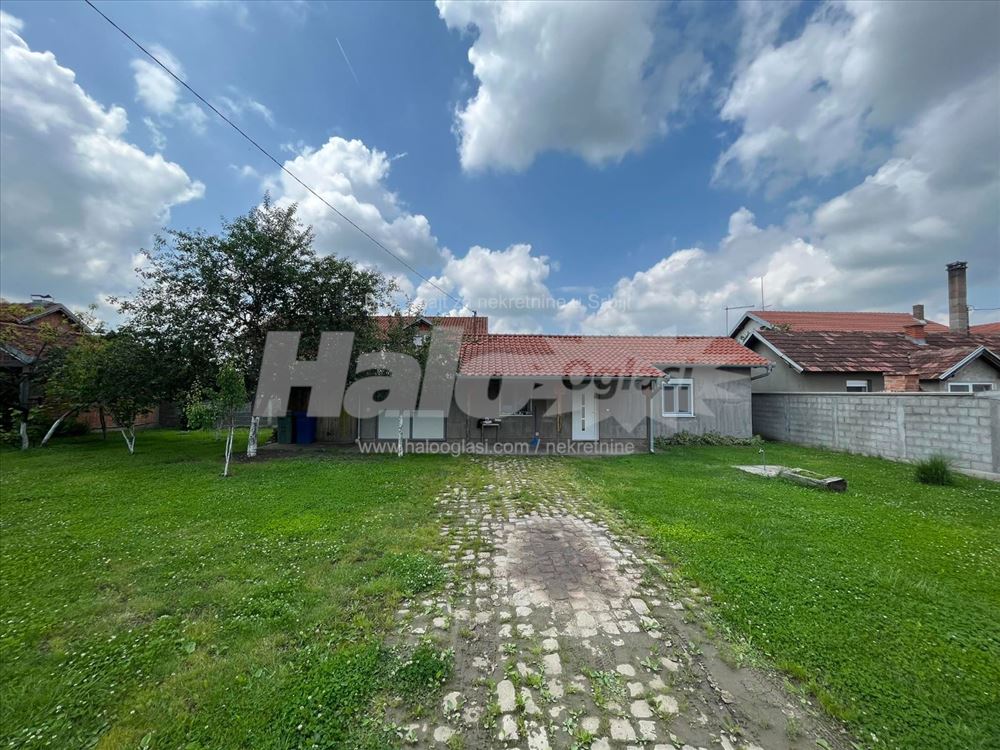 Porodična kuća - naselje Šangaj (Batajnica) | Halo Oglasi