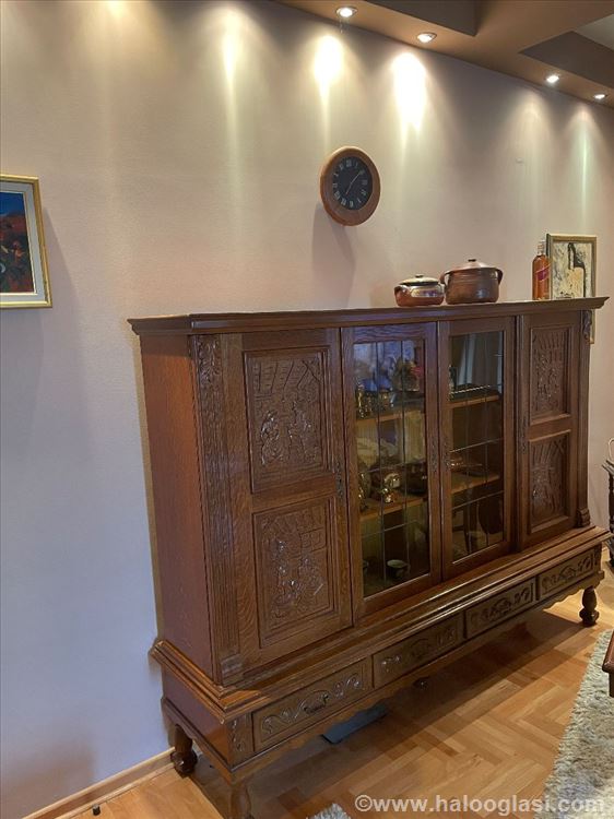 Vitrina UNIKAT | Halo Oglasi