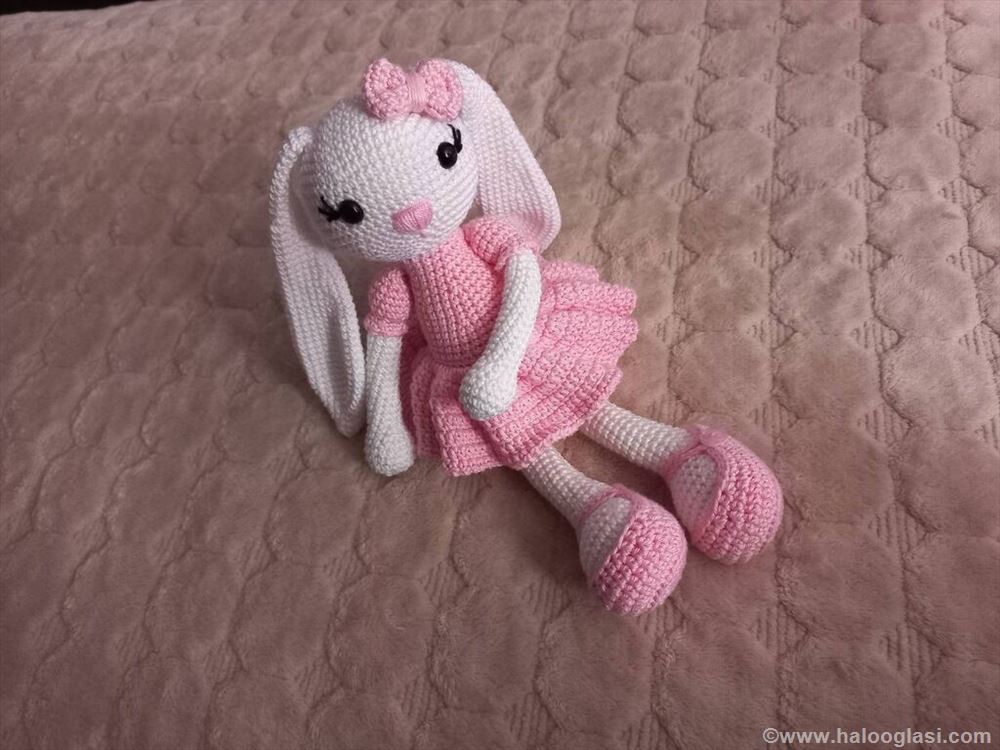 Heklana igračka zeka, amigurumi | Halo Oglasi