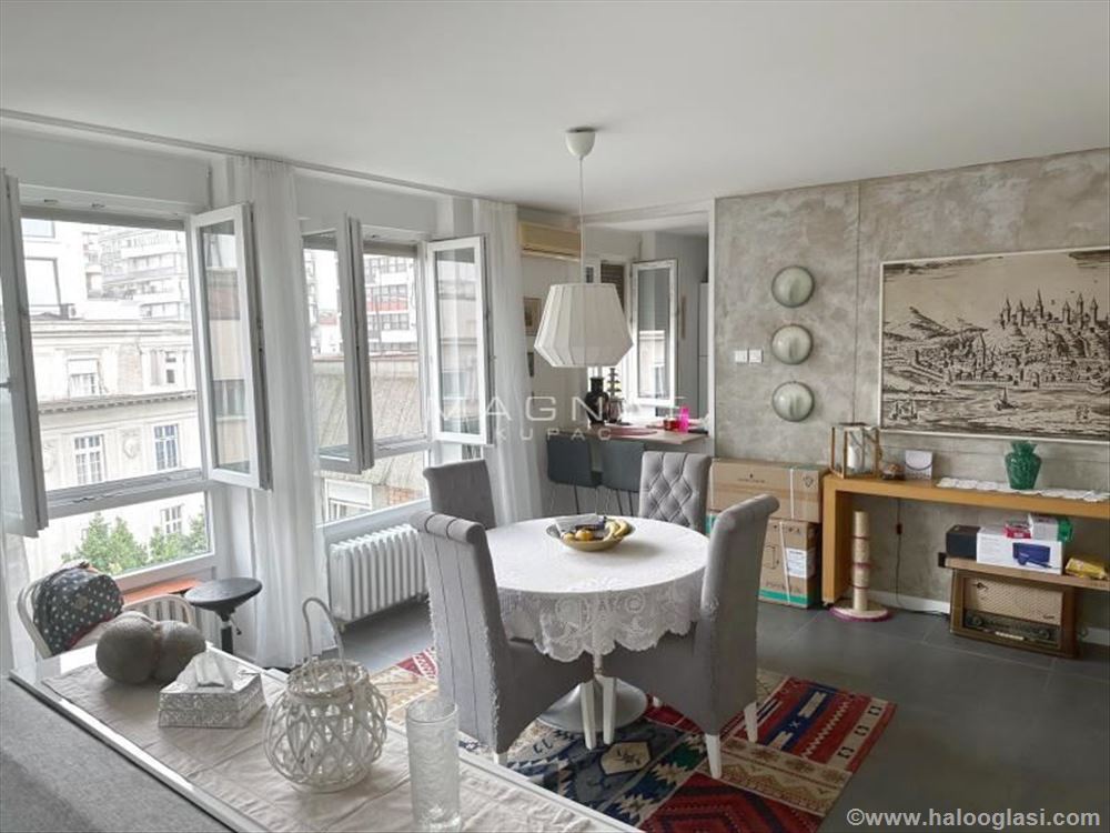 Vračar - Njegoševa - crvena fasadna ID#3882 | Halo Oglasi