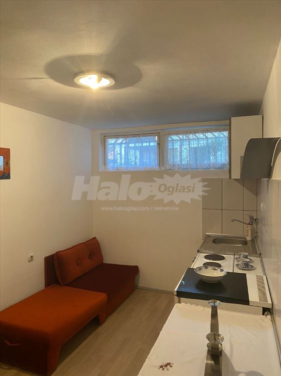 Zemun, Teleoptik, Laze Jovanovića Porcija, 25m2 op | Halo Oglasi