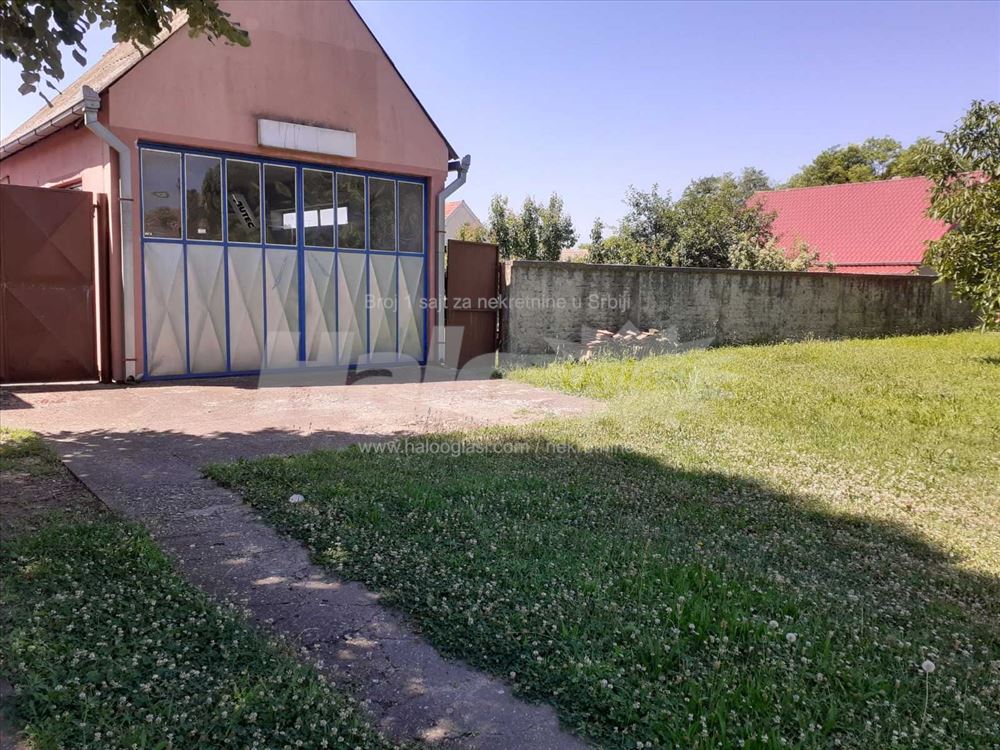 Omoljica-Dve kuće sa zemljištem-uknjiženo-direktno | Halo Oglasi