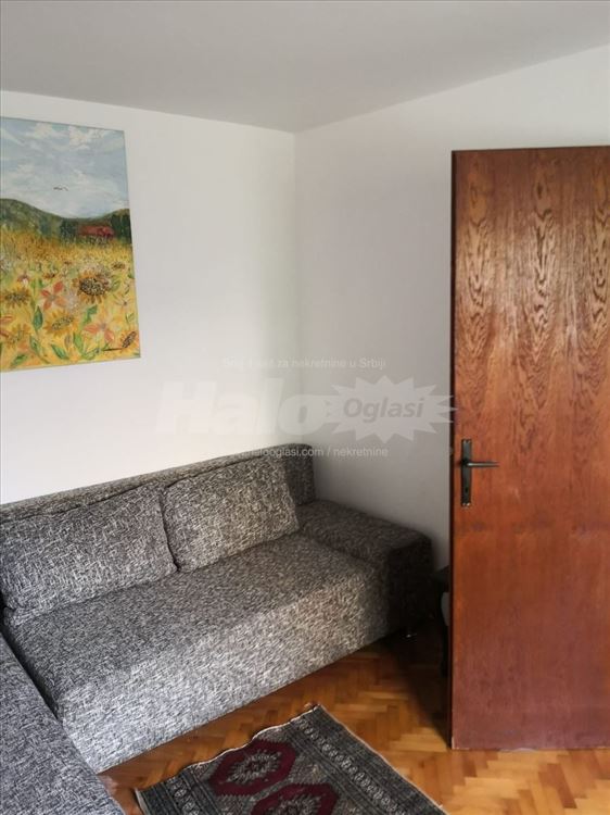 Jednosoban stan u privatnoj kuci, zaseban ulaz | Halo Oglasi