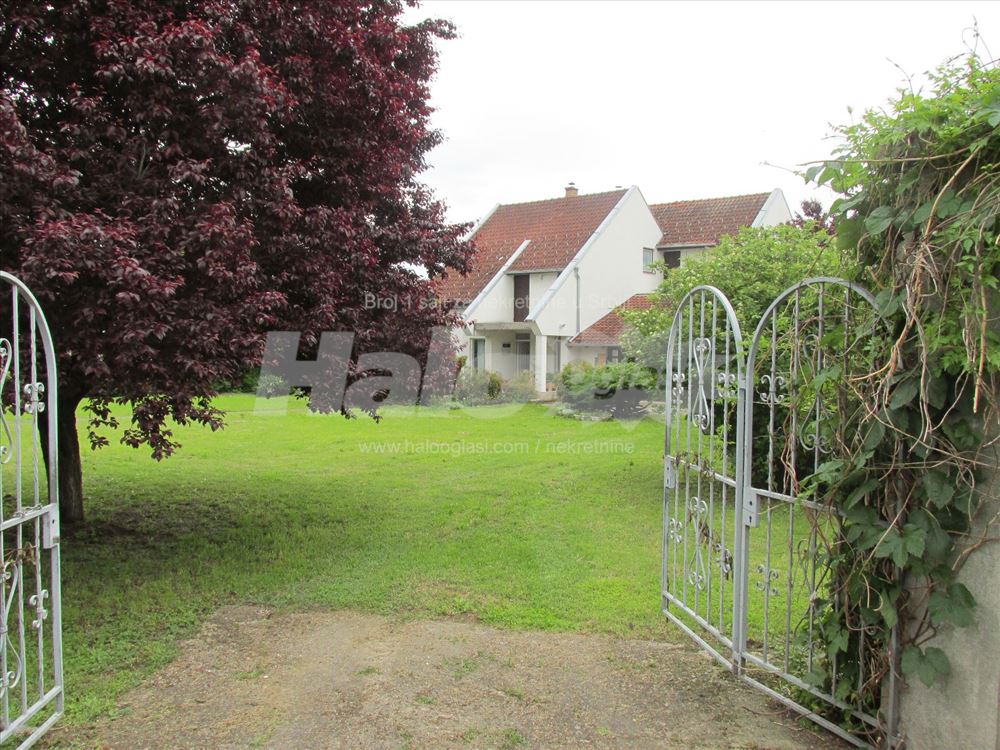 kuća sa placem 30 ari | Halo Oglasi