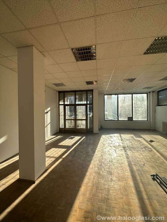 Lokal, Takovska, 200m2, deljiv na dva lokala | Halo Oglasi