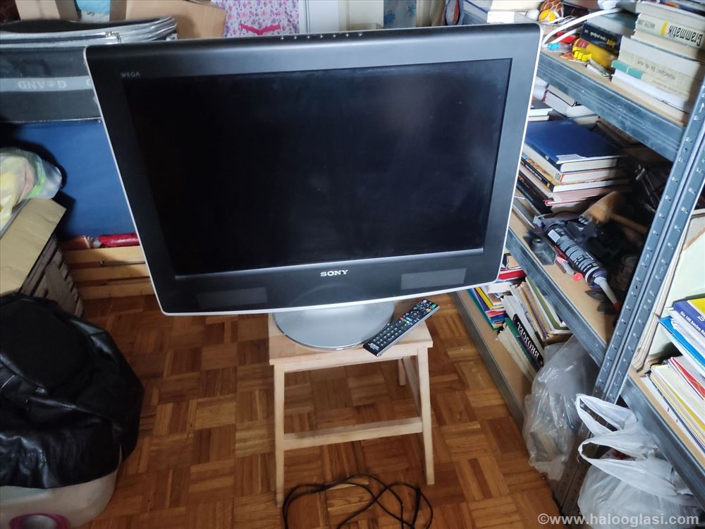 Sony Bravia Wega LCD Color TV | Halo Oglasi