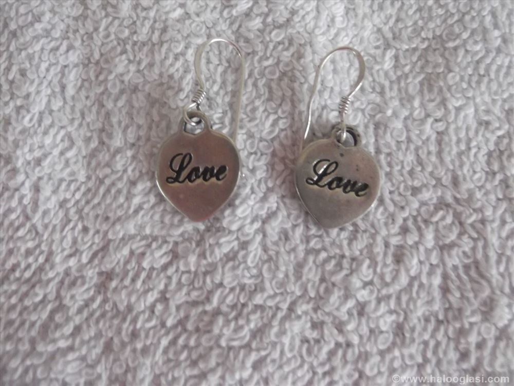 Srebrna minđuše Love. | Halo Oglasi