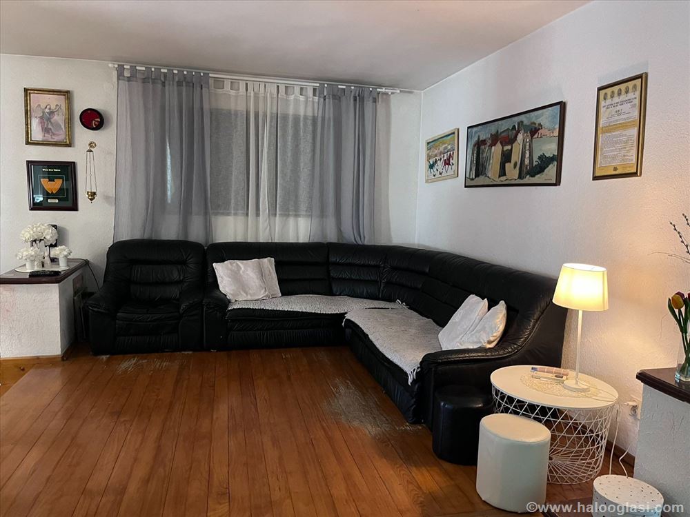 Pancevo Takovska 350m2 | Halo Oglasi