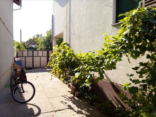 Kuće na prodaju Ruma grad | Halo oglasi