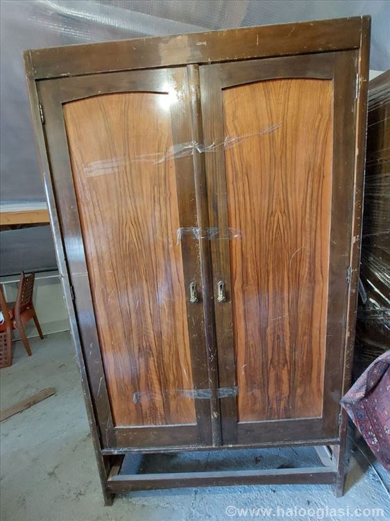 Antikvitetni ormani od hrasta | Halo Oglasi