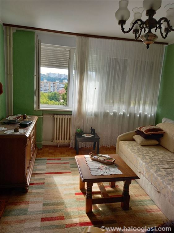 Stan u centru Mirijeva, kod pijace i doma zdravlja | Halo Oglasi