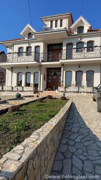 Jajinci, izuzetno lepa kuća za izdavanje | Halo Oglasi