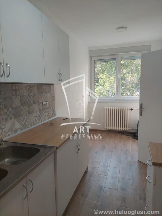 Prazan renoviran stan, 52m2 ID#5963 | Halo Oglasi