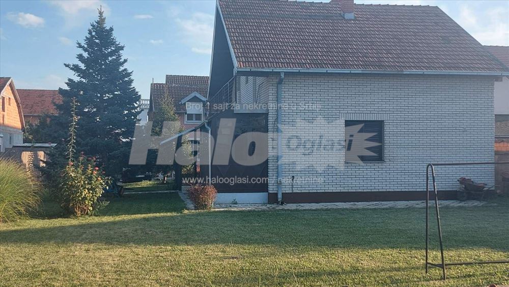 Kuća na prodaju | Halo Oglasi