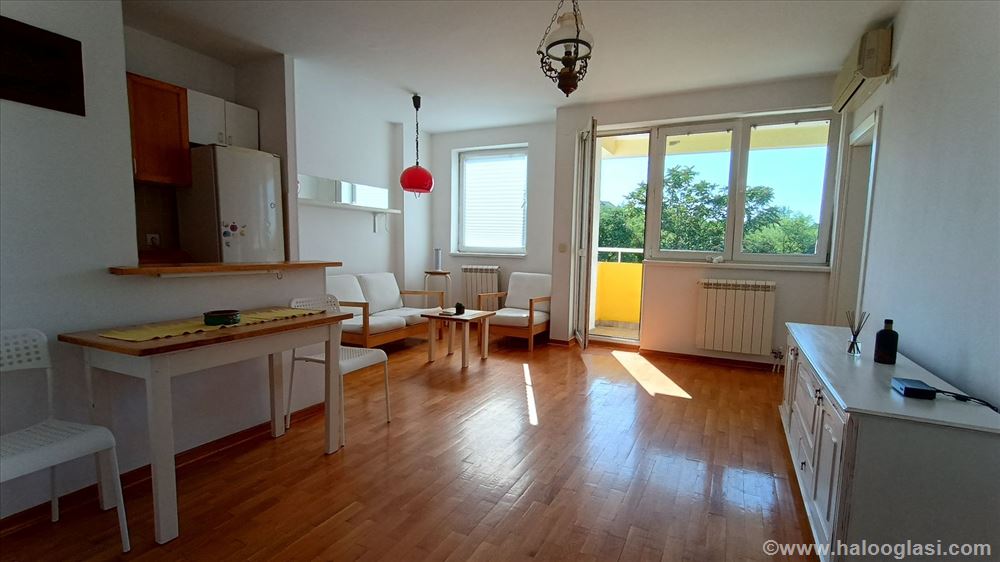 2.0 Filmski grad, odličan! | Halo Oglasi