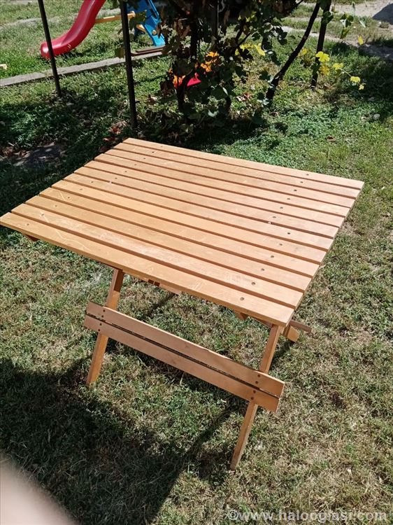 Drveni sto na rasklapanje | Halo Oglasi