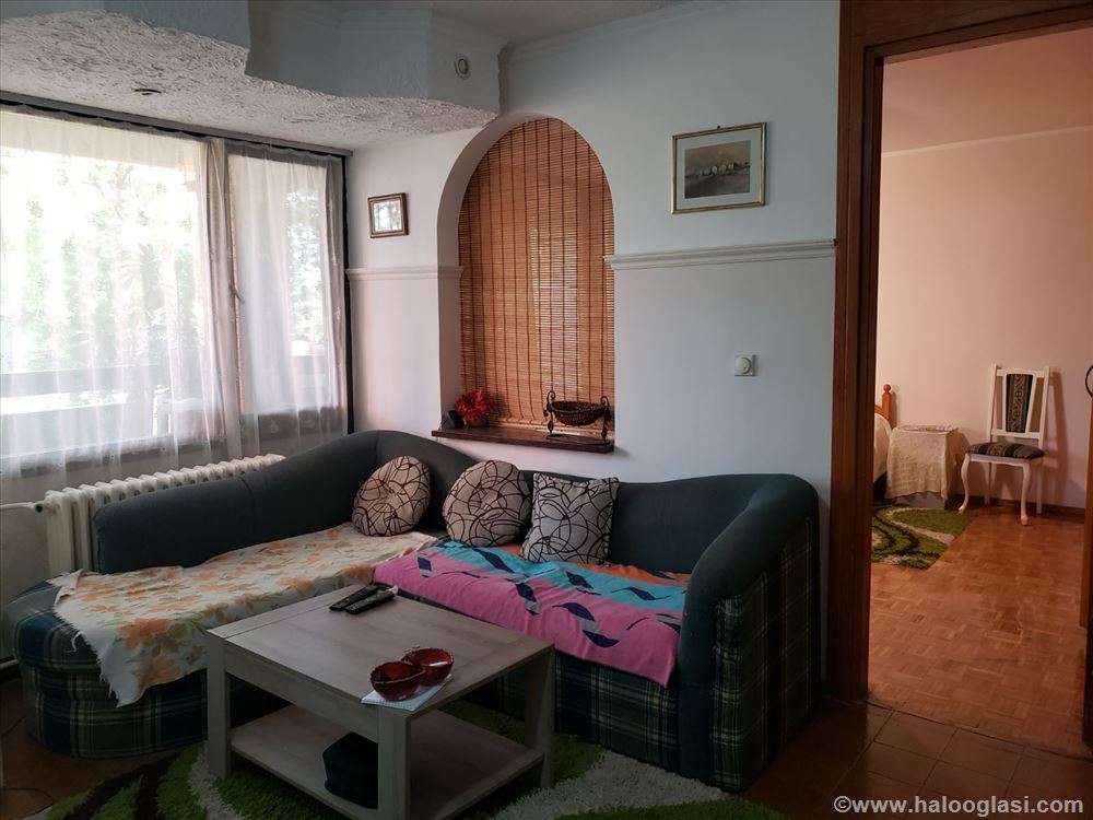 Jednoiposoban stan Višnjički venac | Halo Oglasi