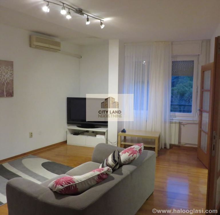 + Stari grad sf 518 | Halo Oglasi