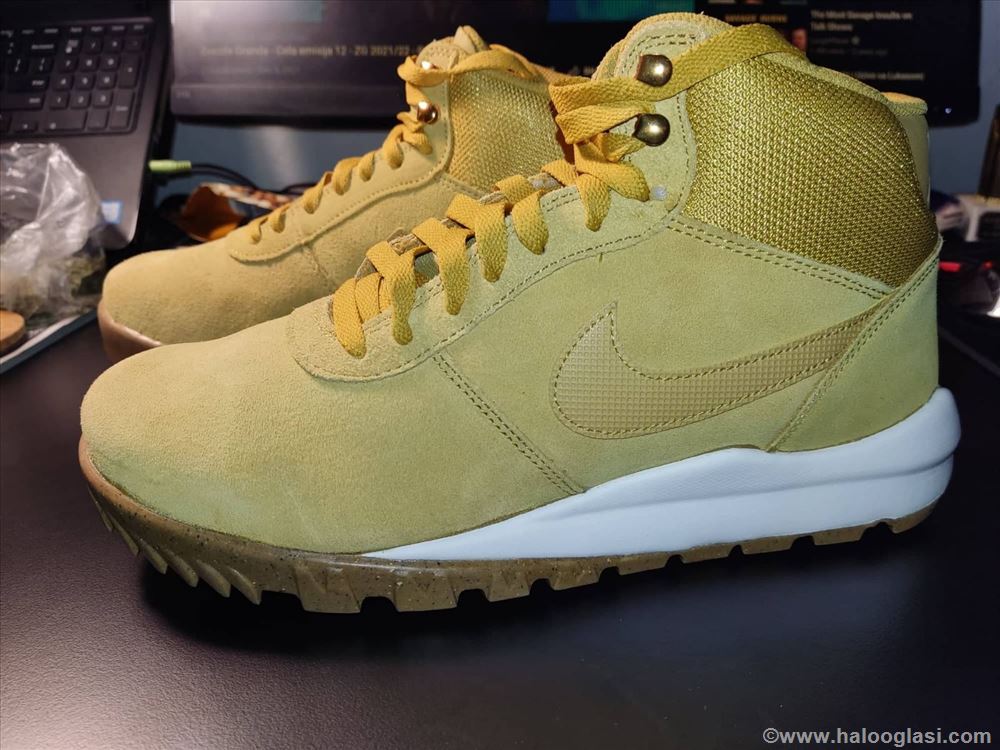 Nove Nike cipele broj 42,5 | Halo Oglasi