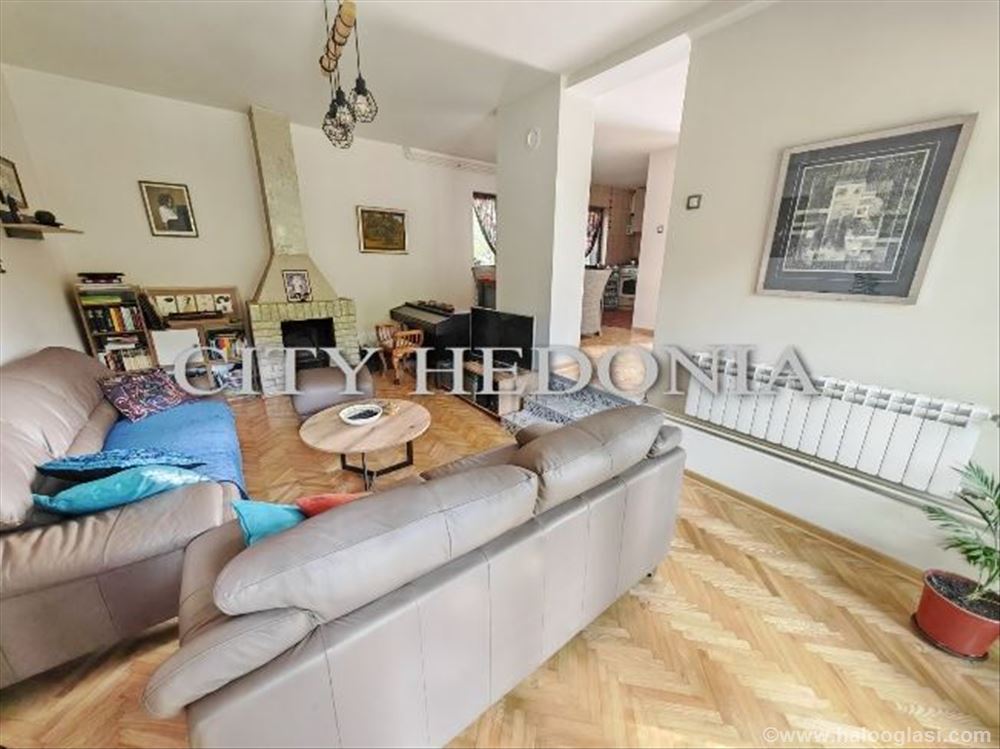 Vranić, renovirana trosobna kuća, plac 40ari | Halo Oglasi