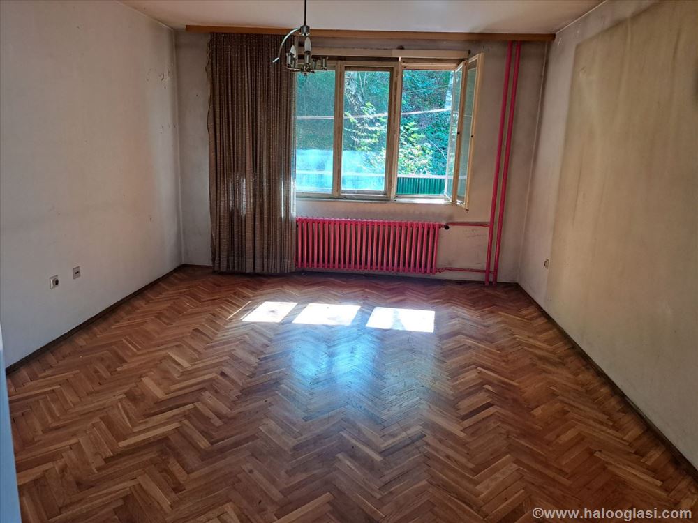 Miljakovac 2,5 70m2, lođa, cg | Halo Oglasi