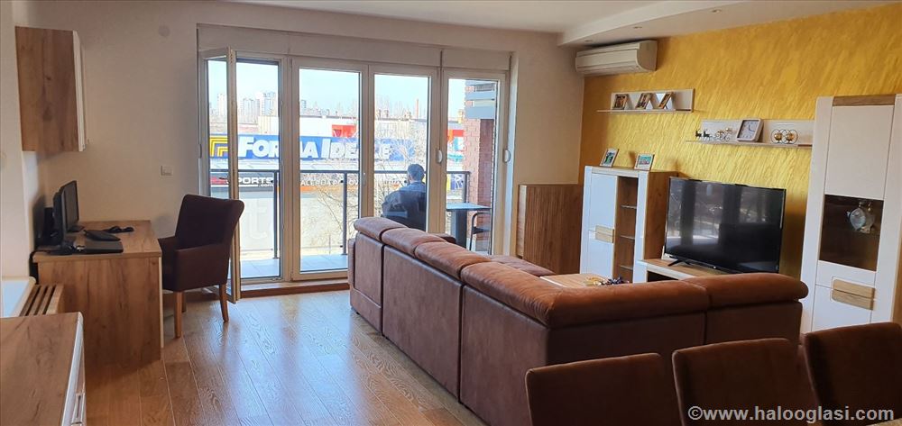 A blok,pet friendly,4.0 ,garazno mesto | Halo Oglasi