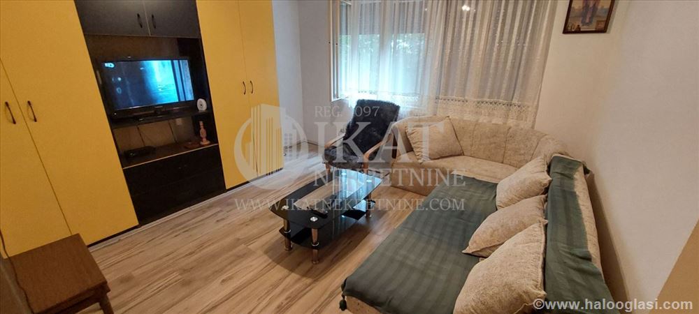 Lion, jednoiposoban, 32m2, odlična lokacija | Halo Oglasi