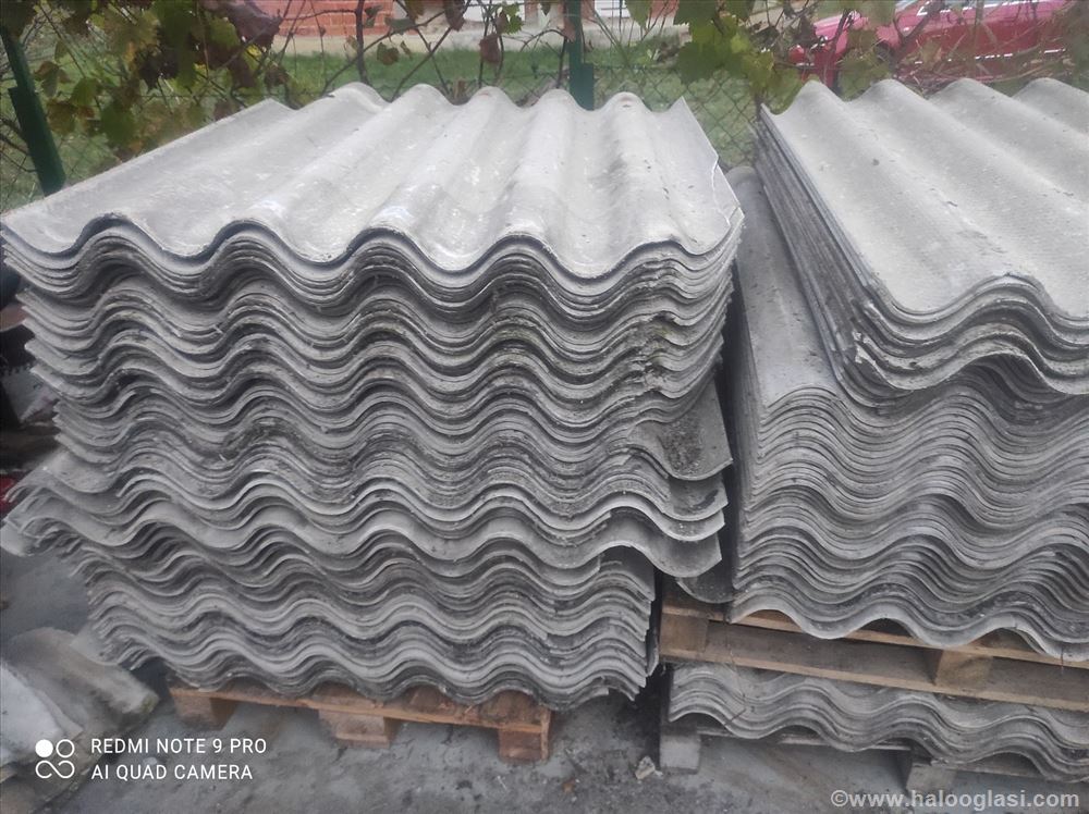 Salonit table 2 godine stare | Halo Oglasi