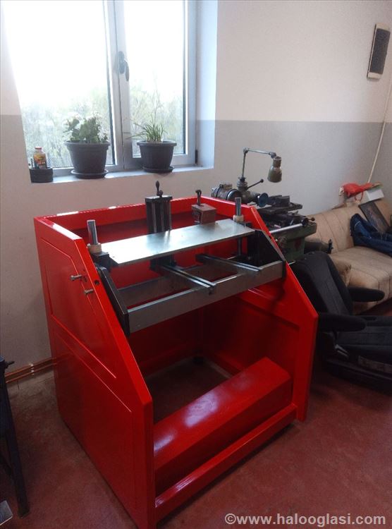 POSTOLJE ZA MASINU ZA OBRADU SICEVA GLAVE MOTORA | Halo Oglasi