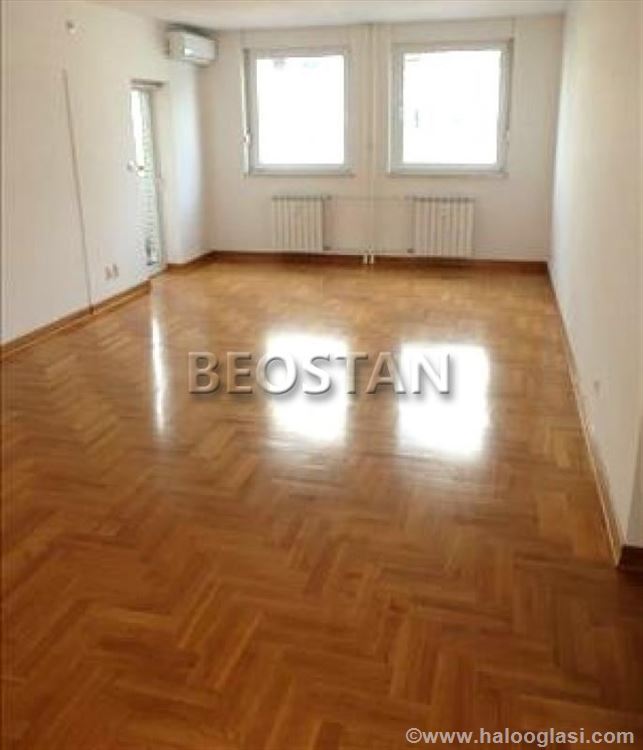 Novi Beograd - Blok 29 arena ID#55126 | Halo Oglasi