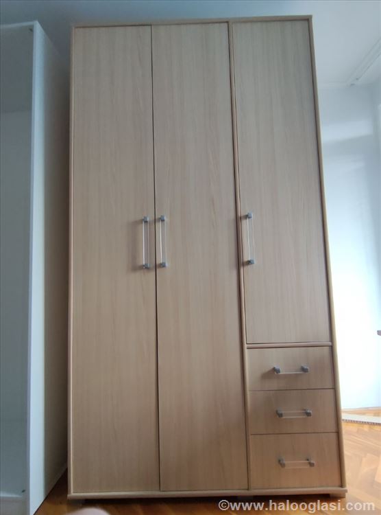 Prodajem kvalitetan i očuvan ormar | Halo Oglasi