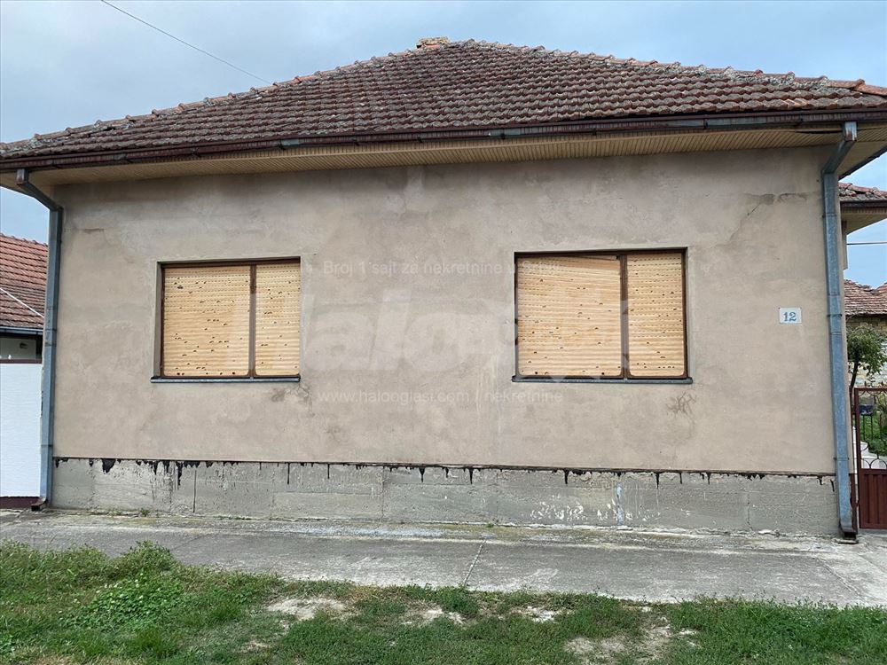 Prodajem kuću u Bačkoj Palanci | Halo Oglasi