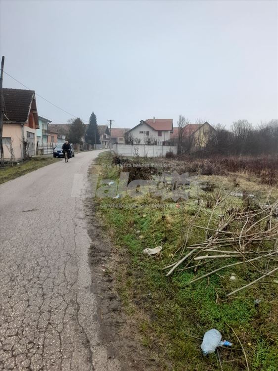 Na prodaju plac | Halo Oglasi