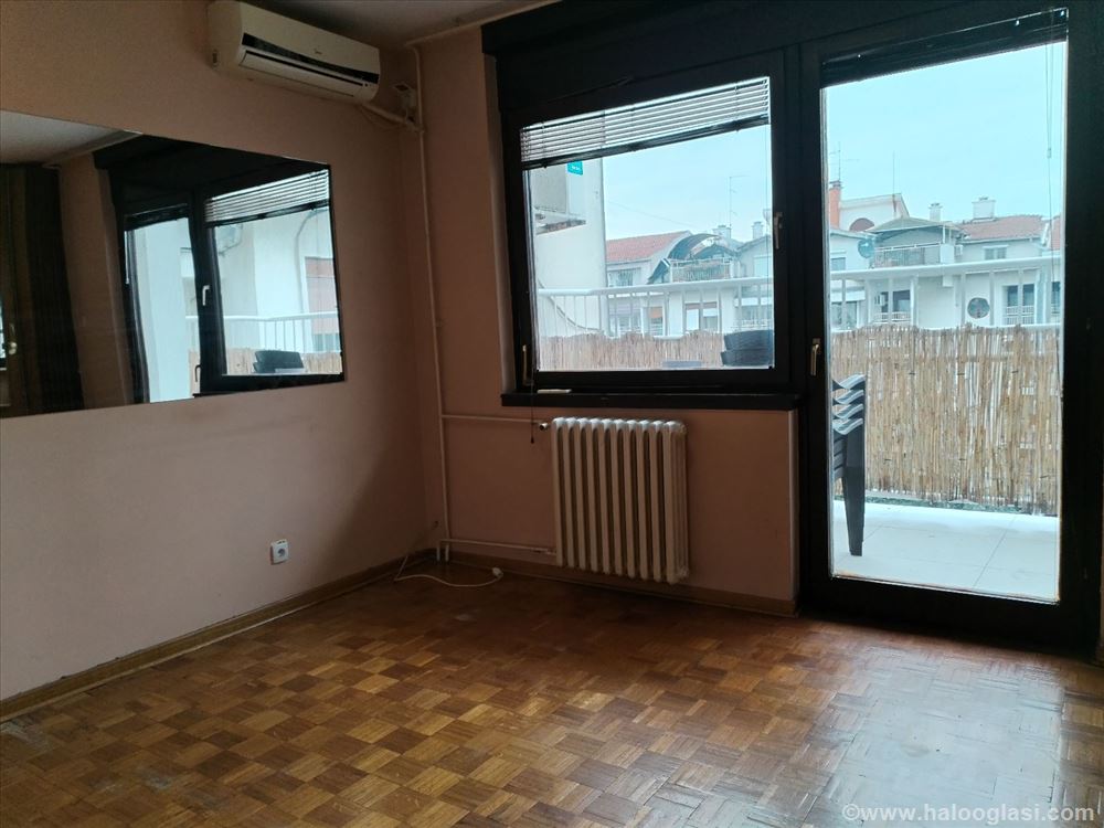 Vrh, Novo, Cukarica, Stan+ Podrum | Halo Oglasi