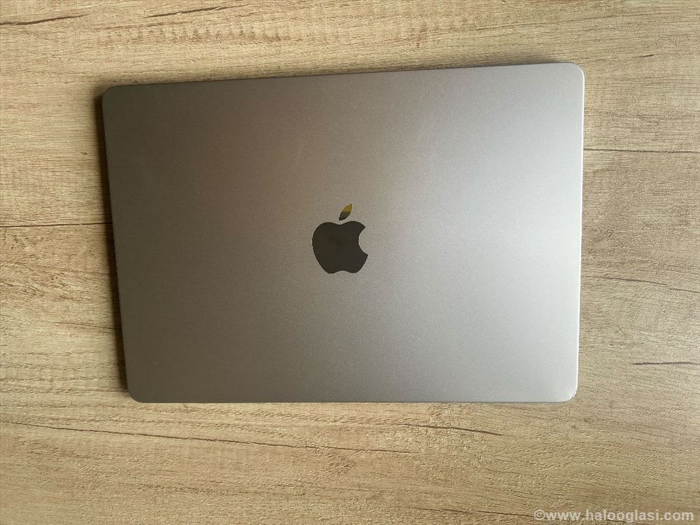 MacBook Air M2 2022 - Ostecen Ekran | Halo Oglasi