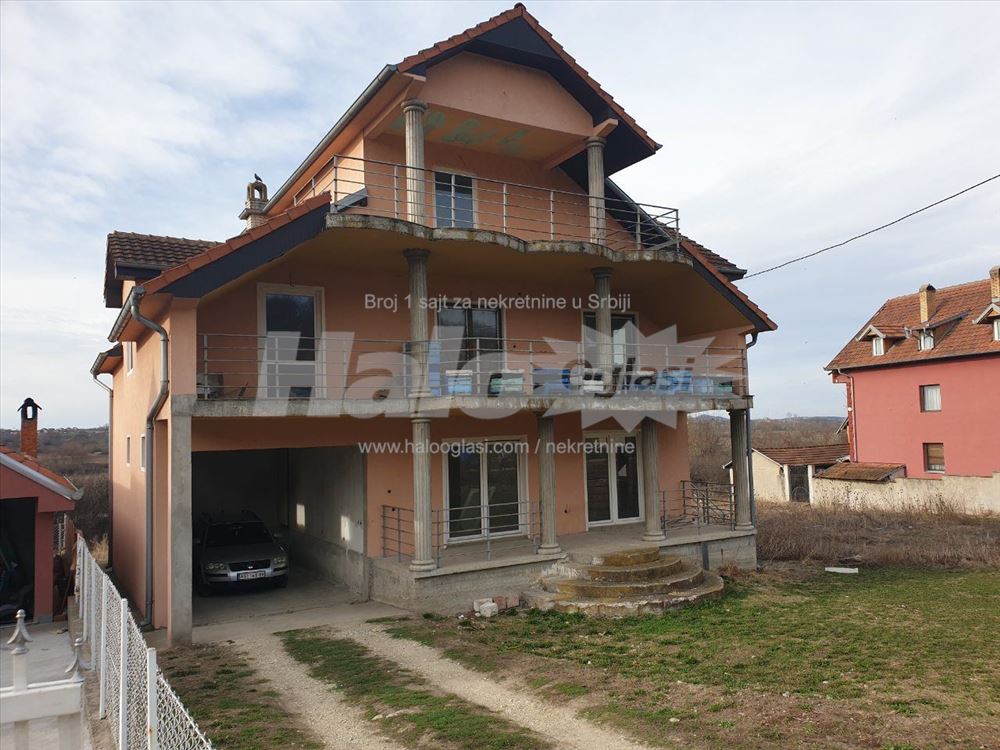 Kuća u Maršiću 600m2, upotrebna dozvola, sređena | Halo Oglasi
