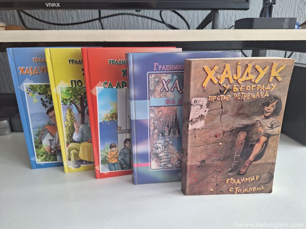 Gradimir Stojković -5 knjiga o legendarnom Hajduku | Halo Oglasi