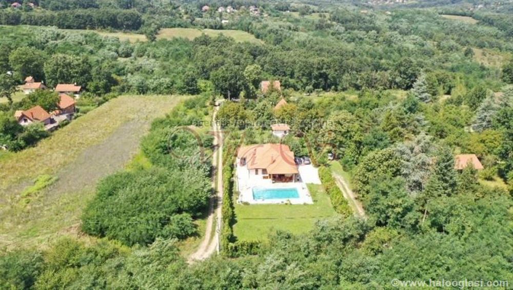 Avala Vrčin lepa kuća sa bazenom ID#1364 | Halo Oglasi