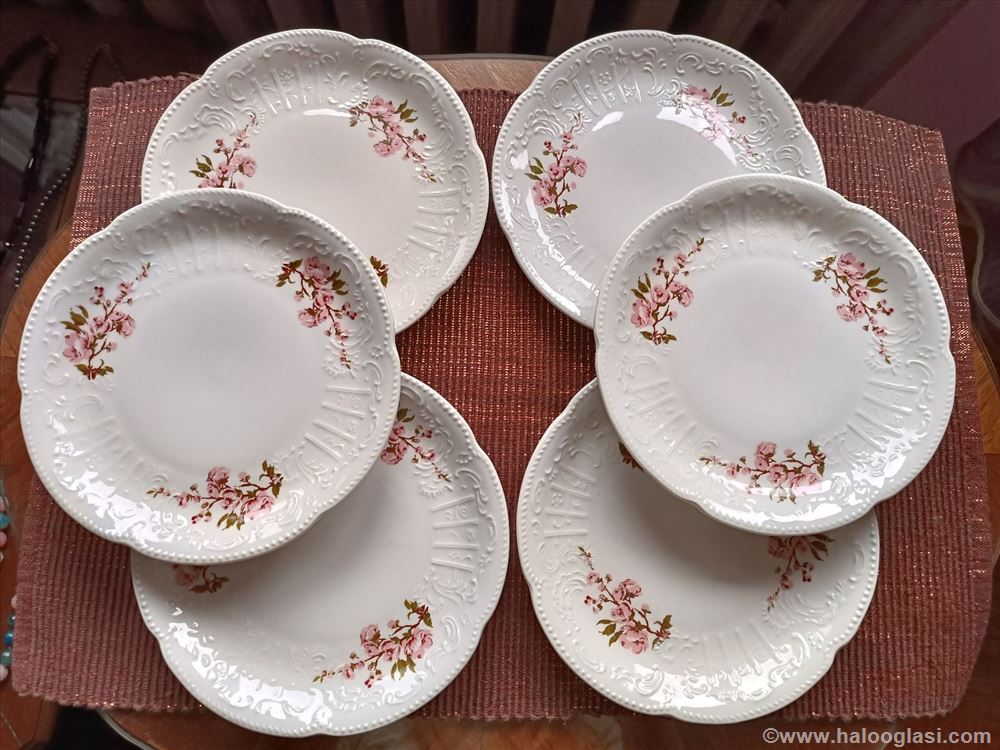 Porcelanski dezertni tanjiri i tacna | Halo Oglasi